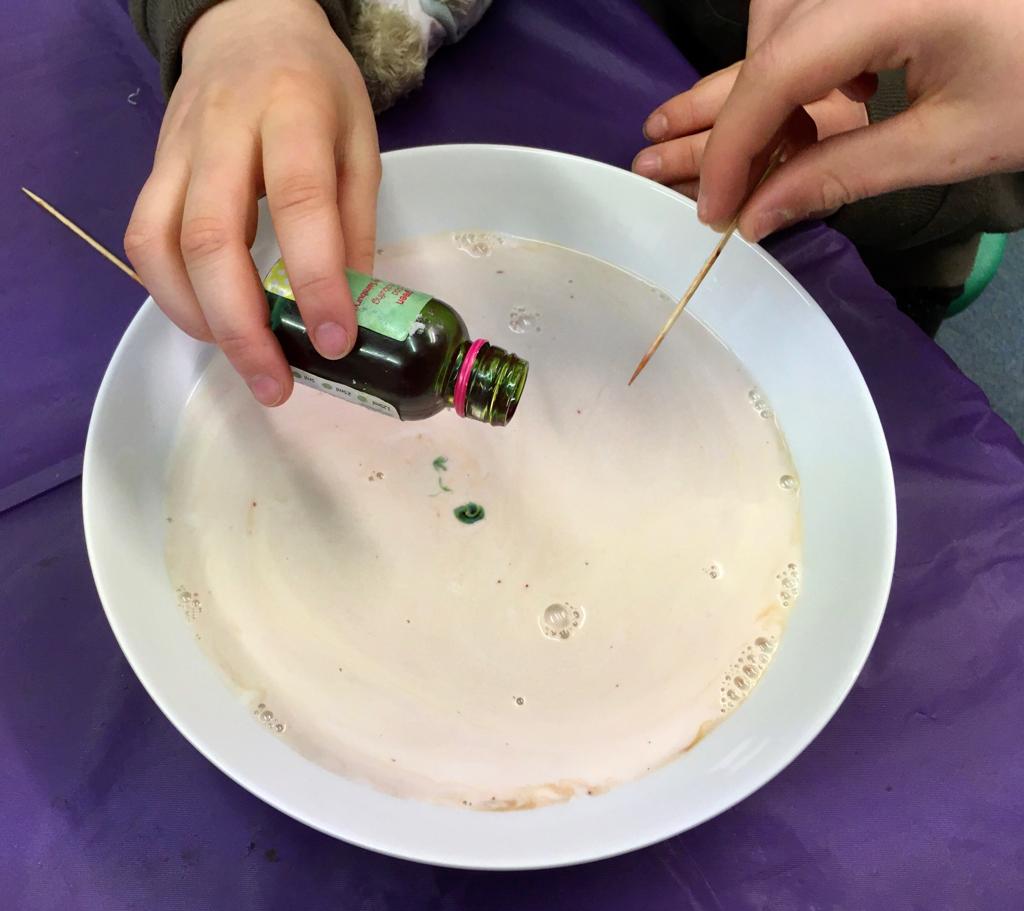 Brownies Have Fun Experimenting with Chemical Reactions - Forres Sandle ...